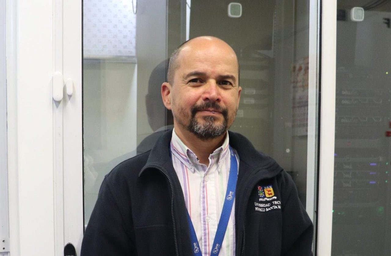 Sergio Véliz se incorpora a informática para administrar el data center - Departamento de ...